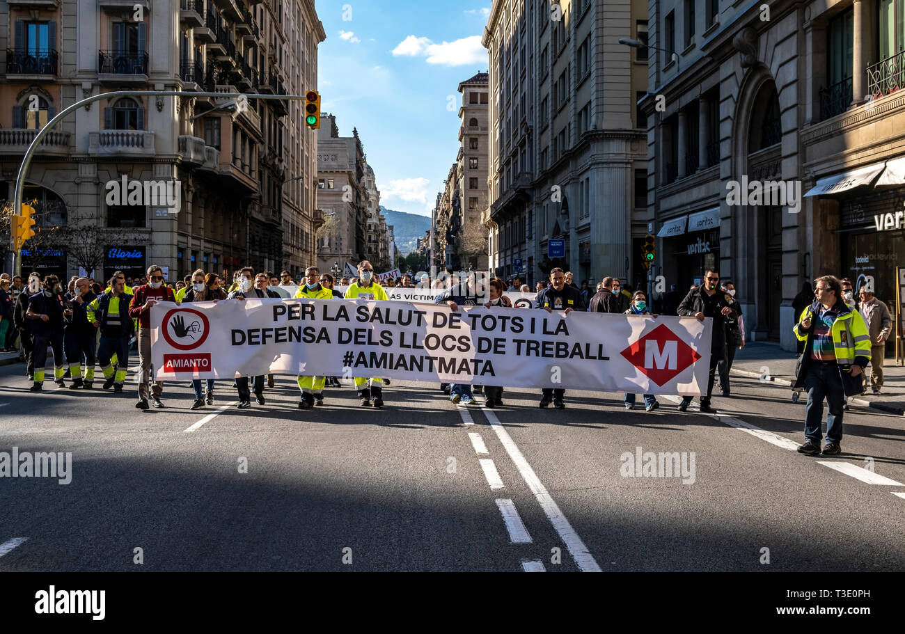 Asbestos workers hi-res stock photography and images - Alamy