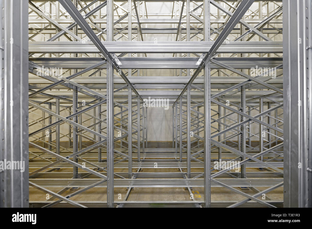 Steel racks hi-res stock photography and images - Alamy