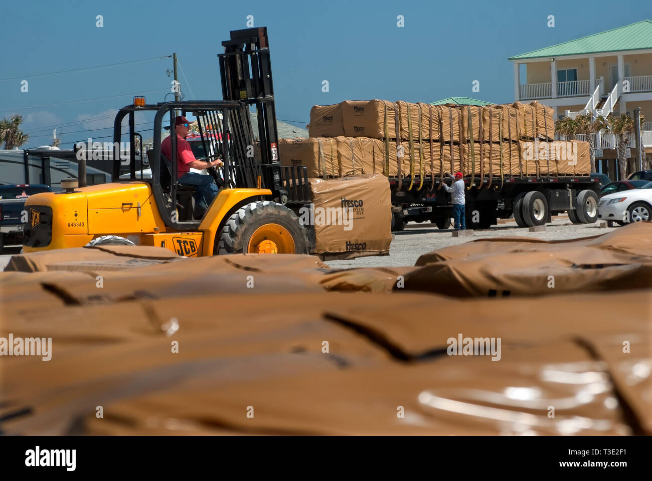 Front end loader operator hi-res stock photography and images - Alamy