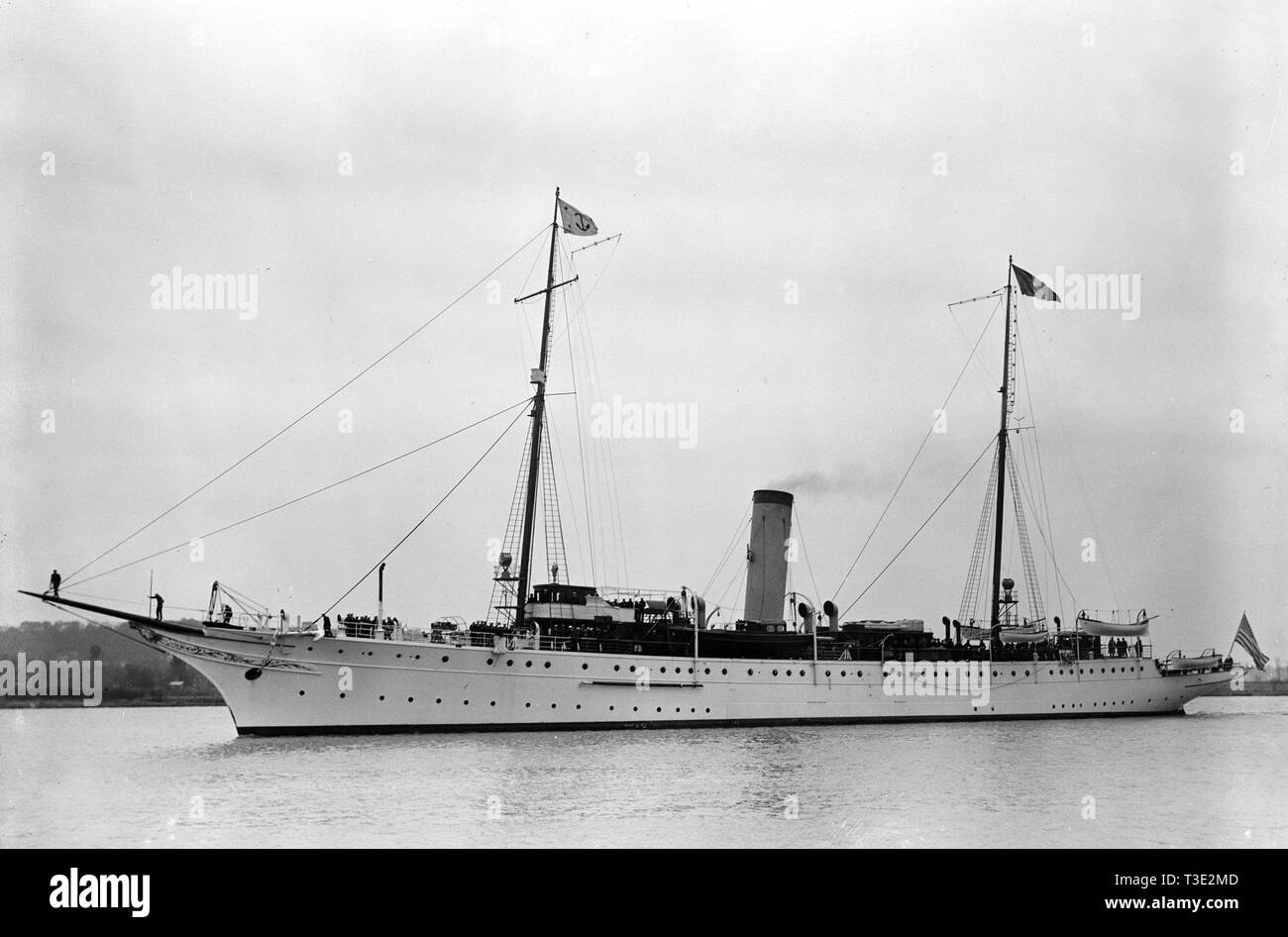 Uss mayflower Black and White Stock Photos & Images - Alamy