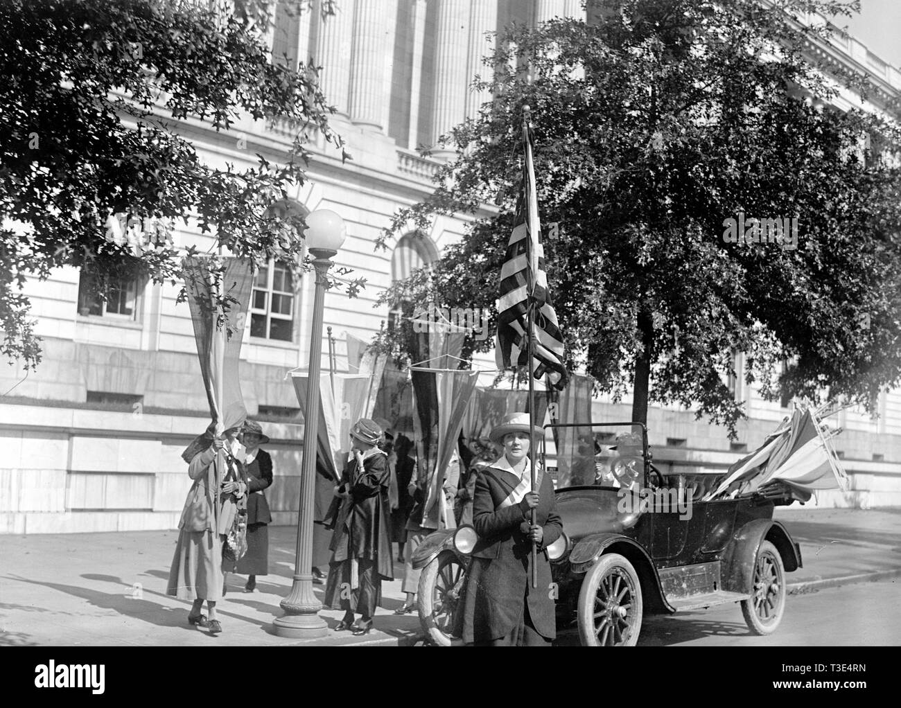 Woman Suffrage Movement - Suffragettes with banners Washington D.C. ca ...