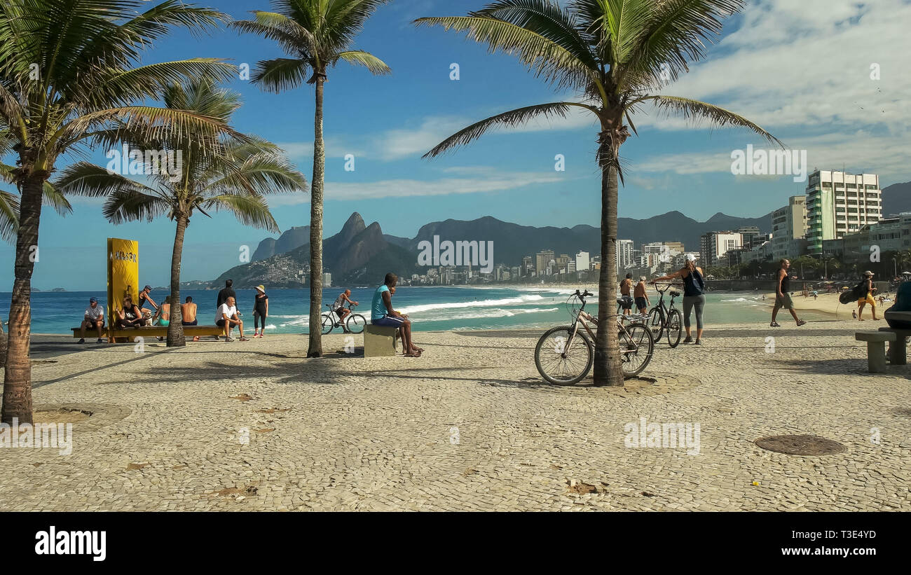 Surfing in rio de janeiro hi-res stock photography and images - Alamy