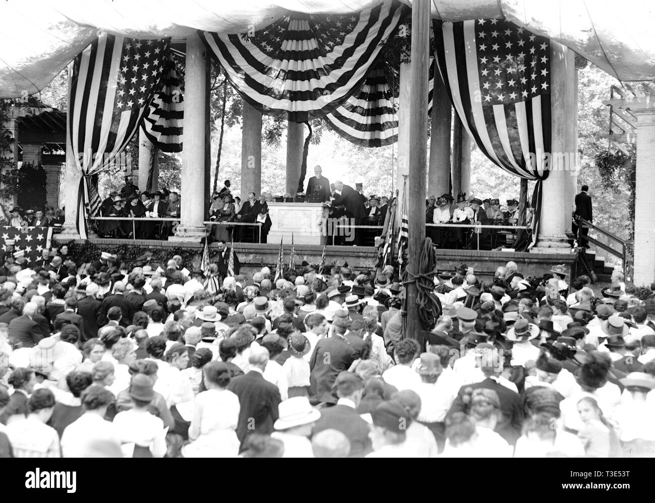 Patriotic event at Arlington National Cemetery ca. 1919 Stock Photo - Alamy