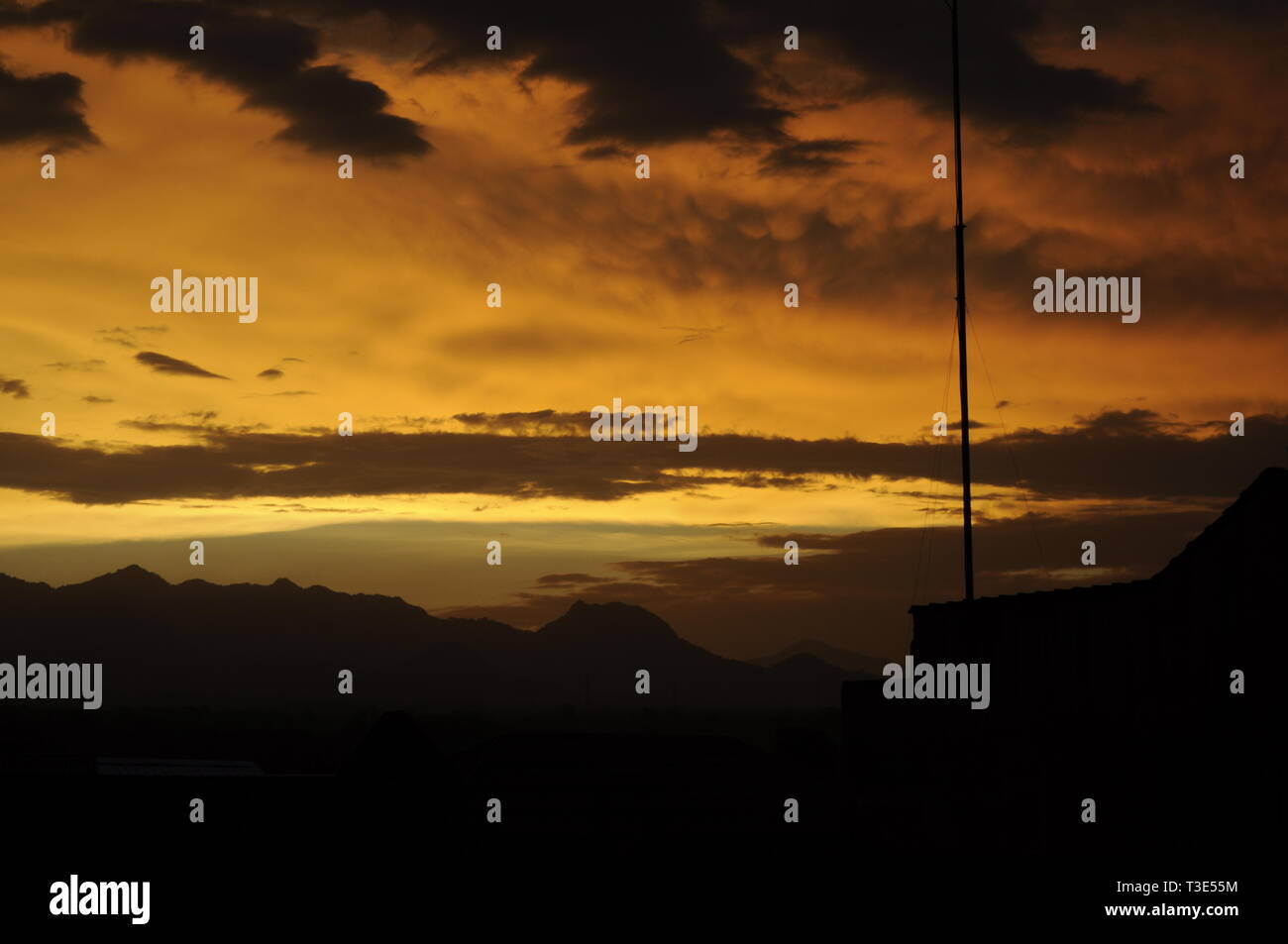 Hours of daylight sunset hi-res stock photography and images - Alamy