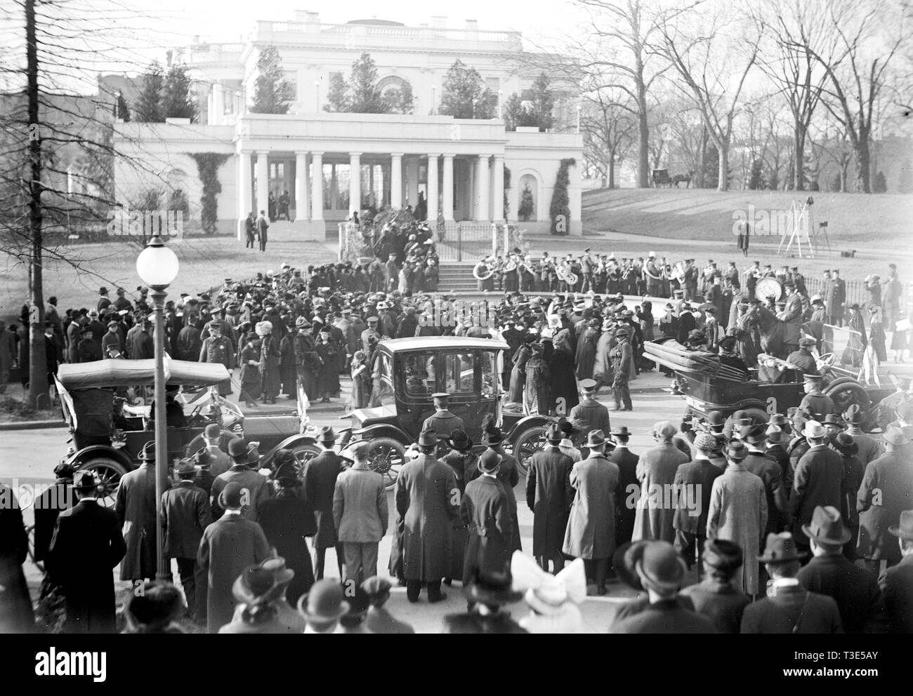 Suffrage pageant hi-res stock photography and images - Alamy