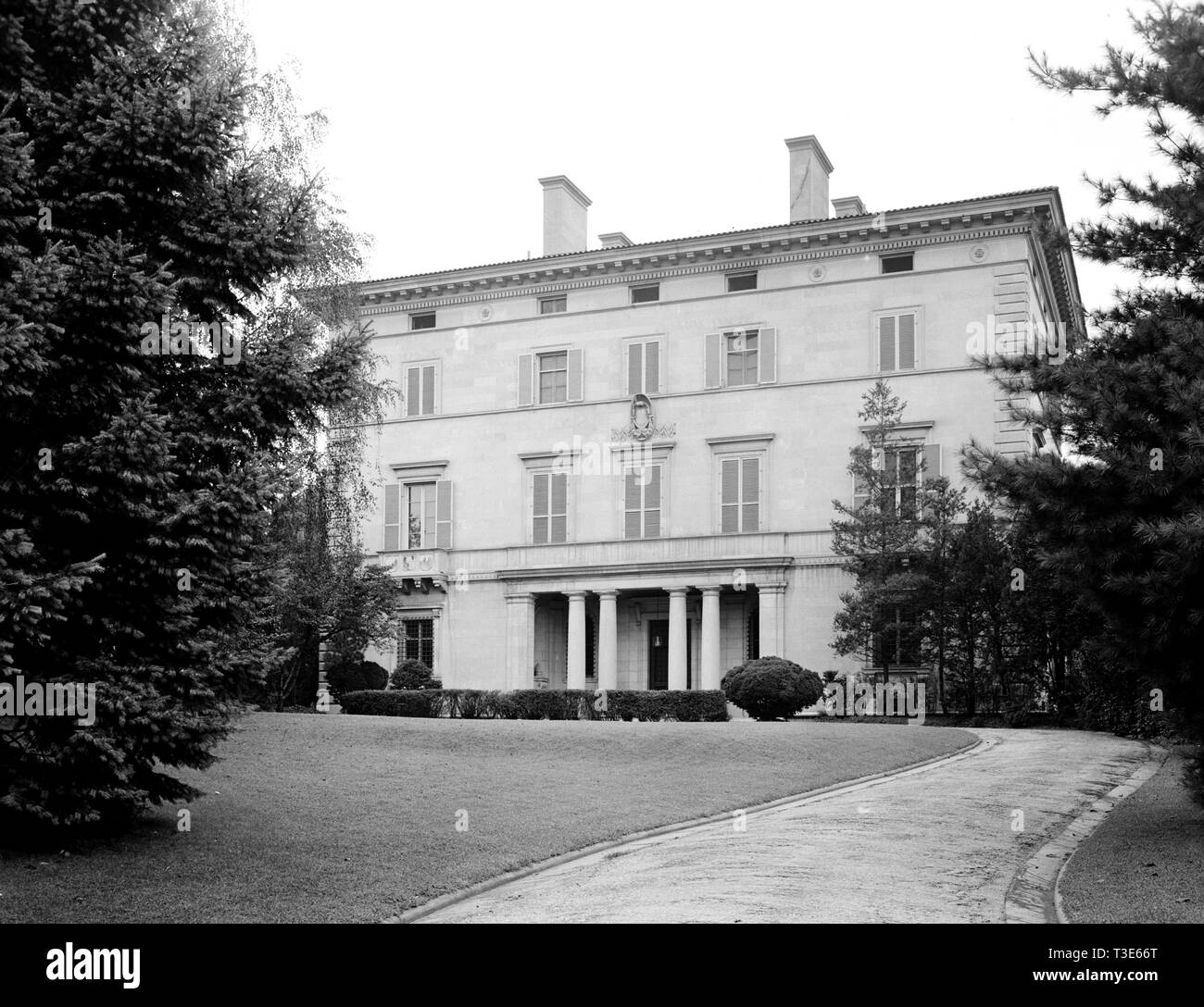 1937 brazillian embassy hi-res stock photography and images - Alamy