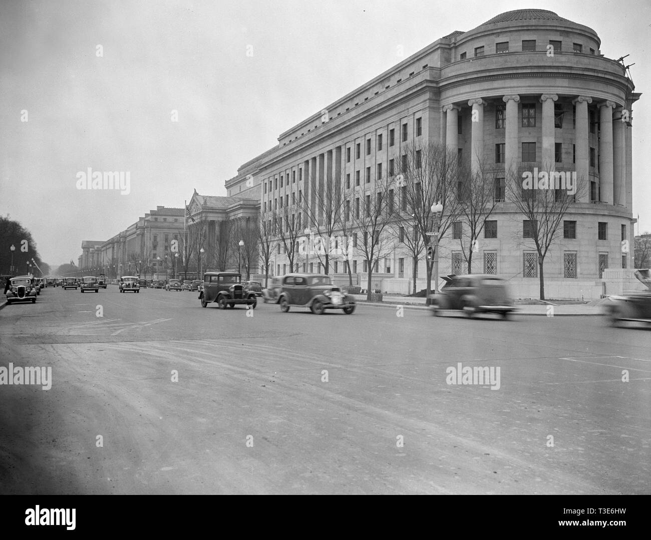 Washington d c street scene 1938 hi-res stock photography and images ...