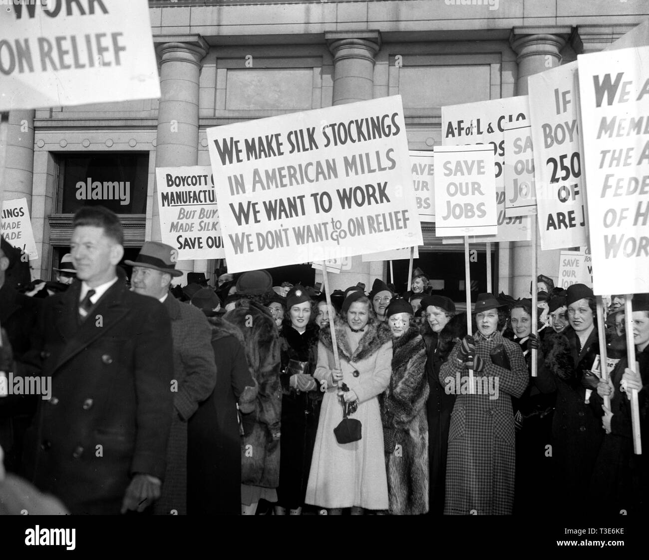 1930s picketing Black and White Stock Photos & Images - Alamy