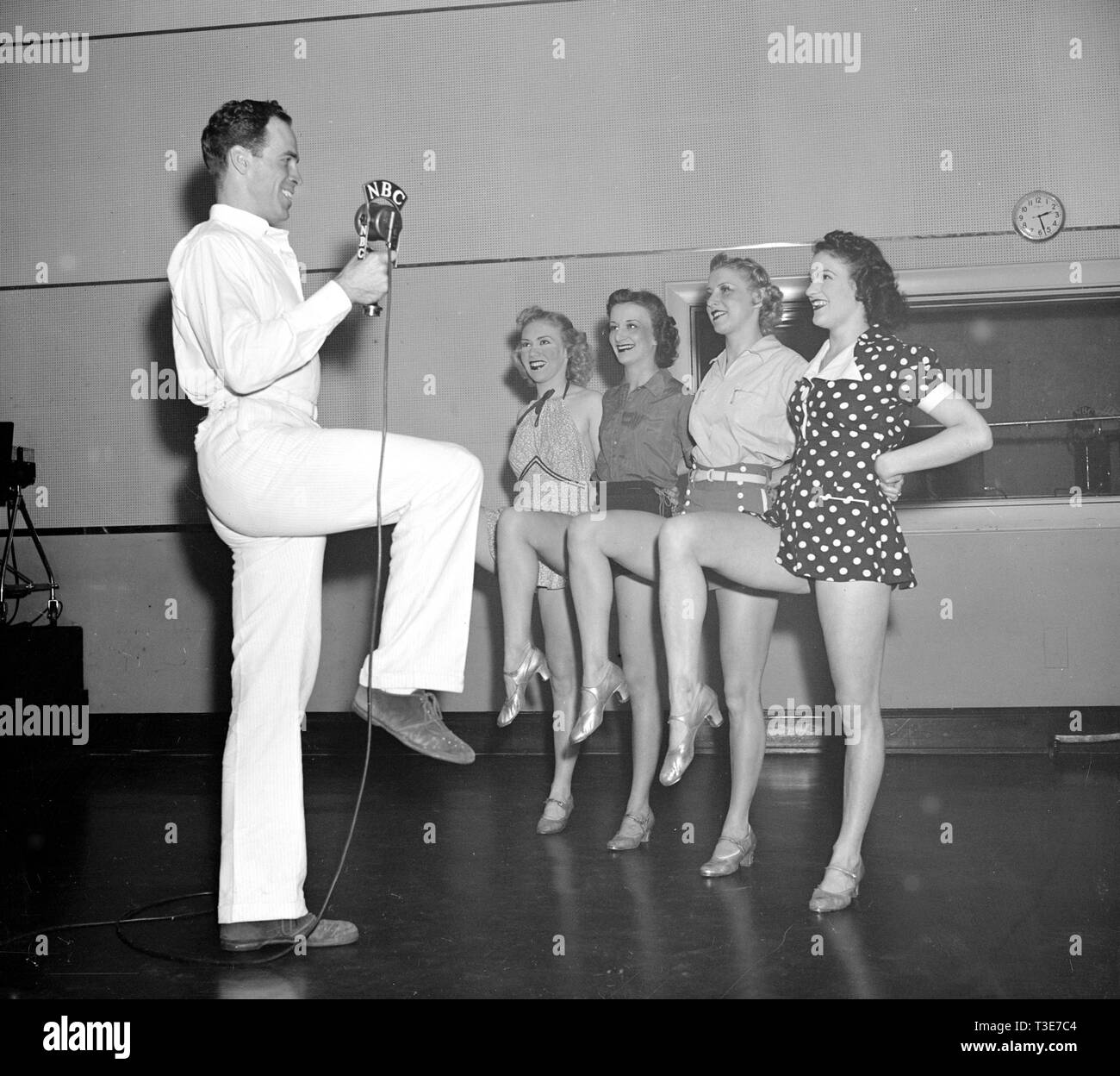 All girls class vintage Black and White Stock Photos & Images - Alamy