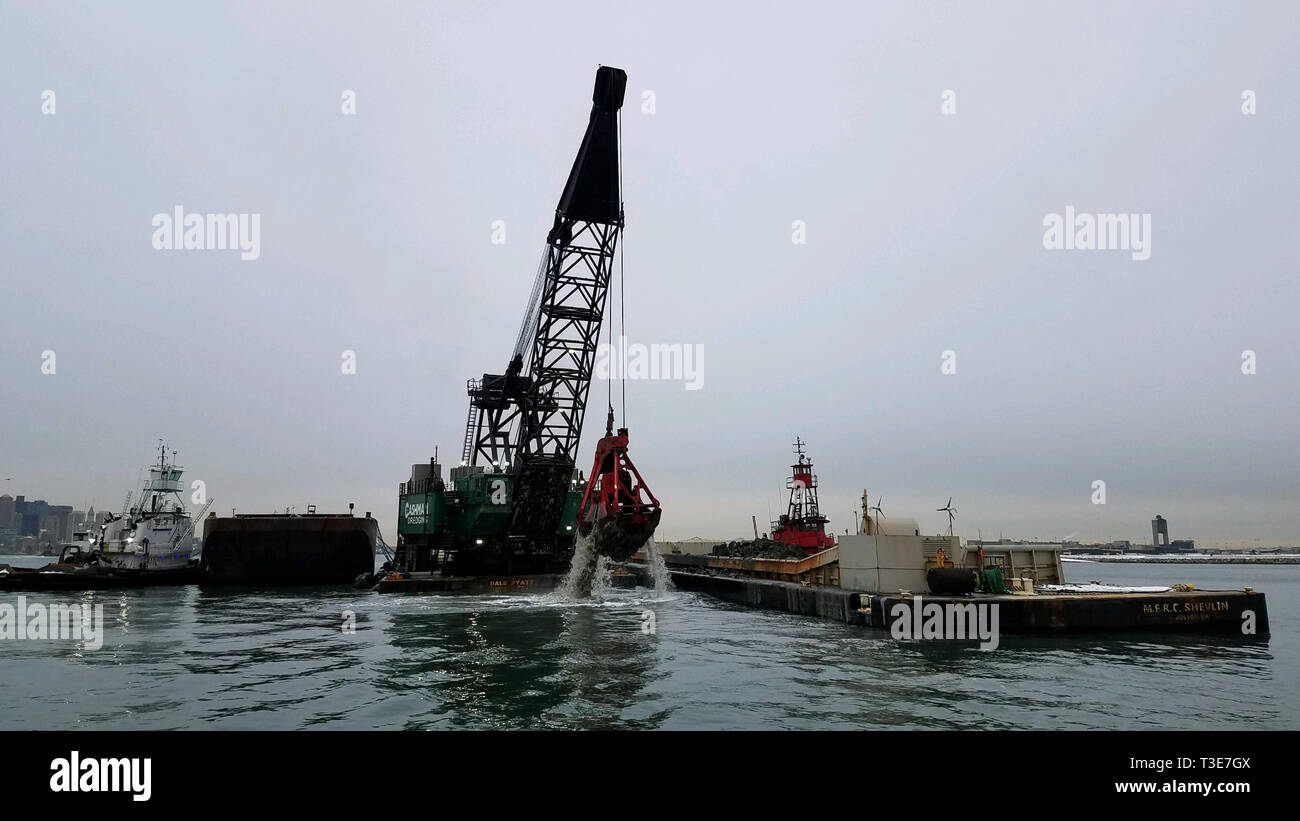 Dredging contractor hi-res stock photography and images - Alamy