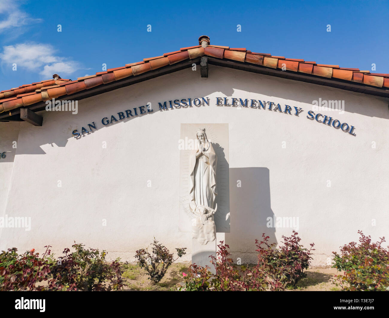 Elementary school building california hi-res stock photography and ...