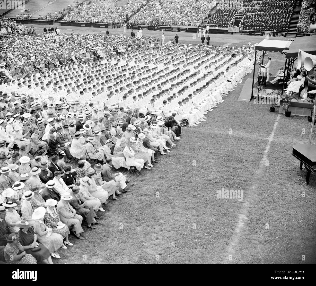 Naval academy graduation 1939 hi-res stock photography and images - Alamy