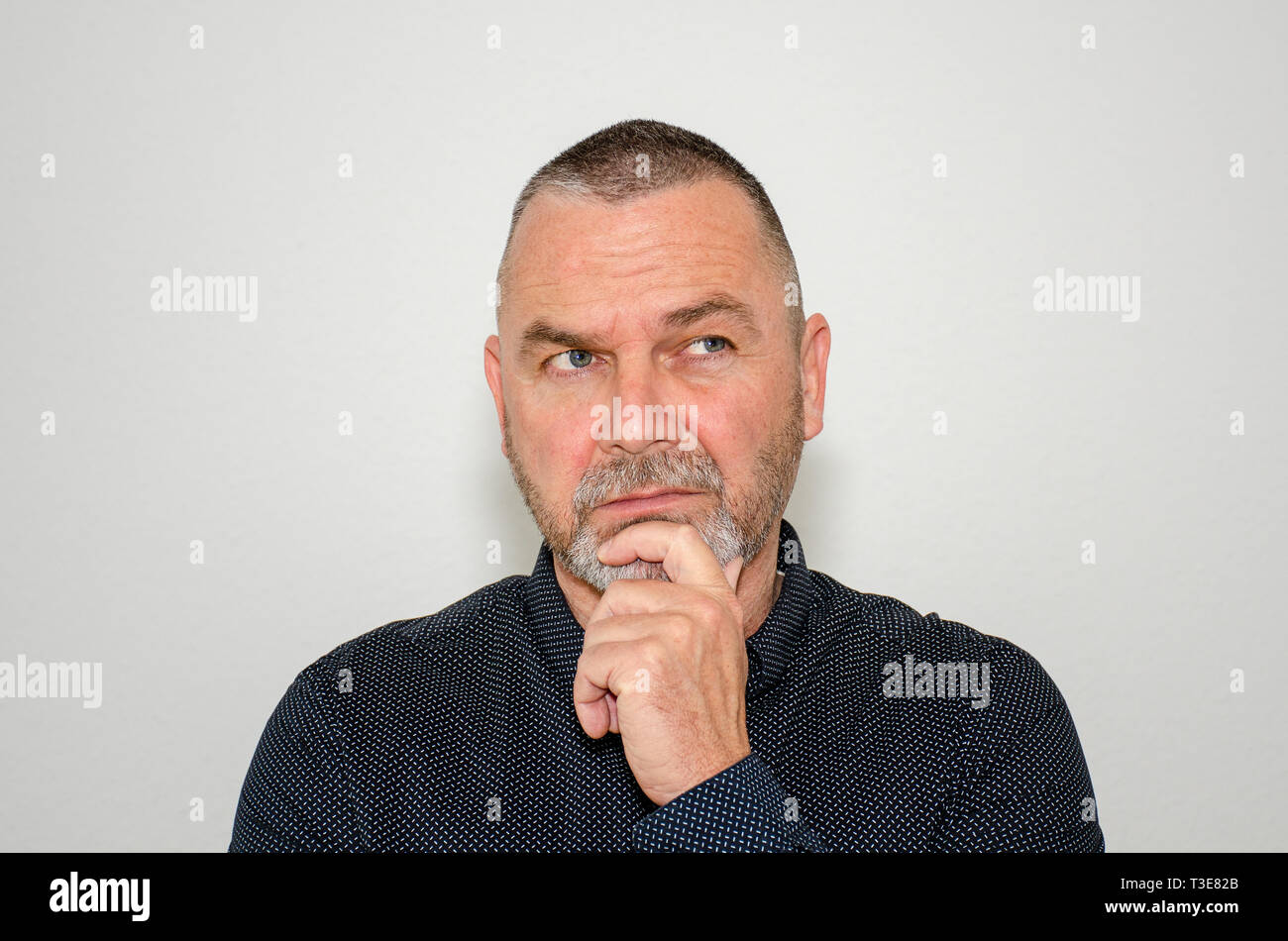 Man deep in thought hi-res stock photography and images - Alamy