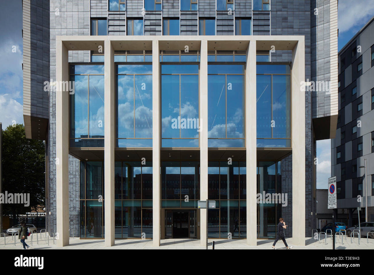 London reflection portico hi-res stock photography and images - Alamy