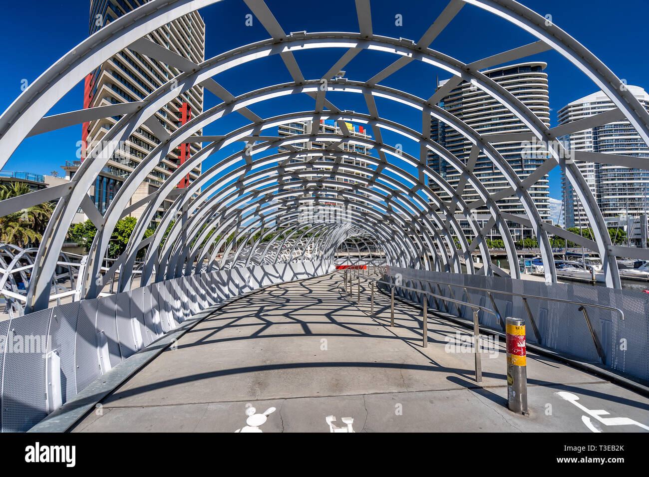 Webb bridge in melbourne docklands hi-res stock photography and images ...