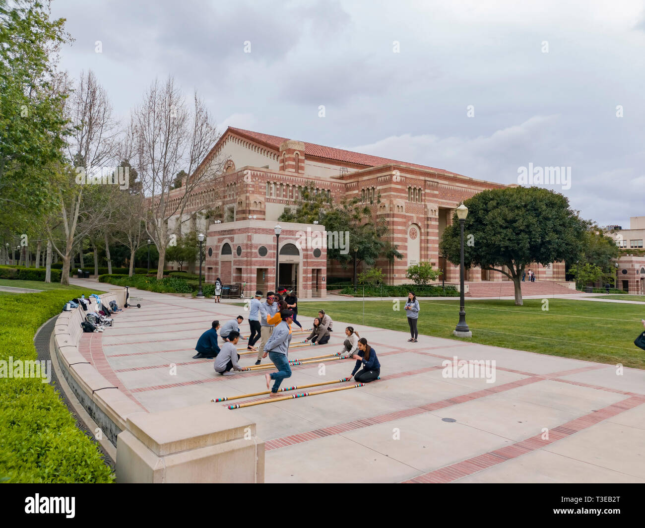 Activities campus hi-res stock photography and images - Alamy