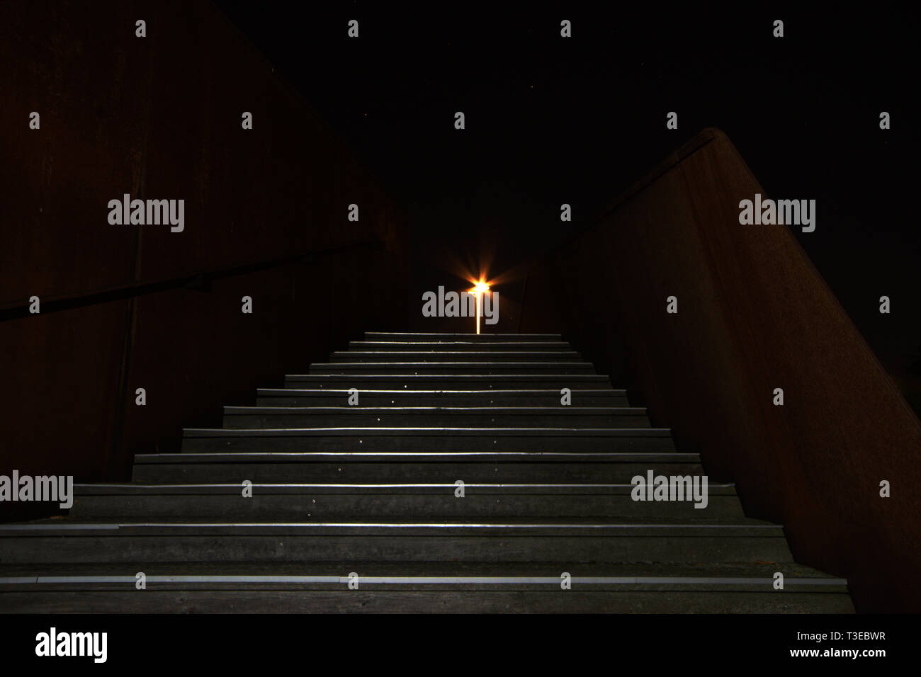Light of stairs hi-res stock photography and images - Alamy