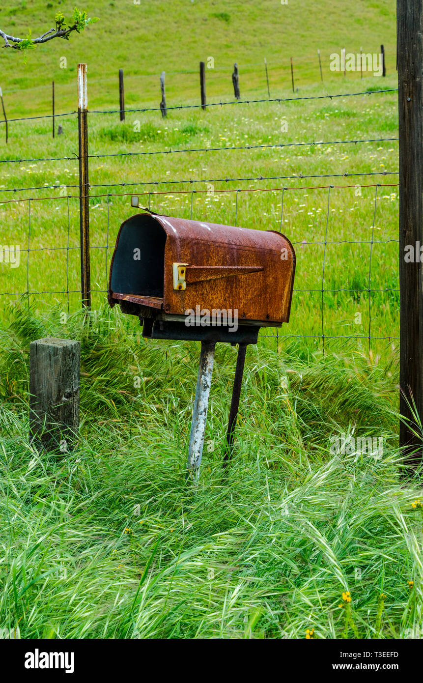 An old abandoned and battered mail box in Central California's Diablo ...
