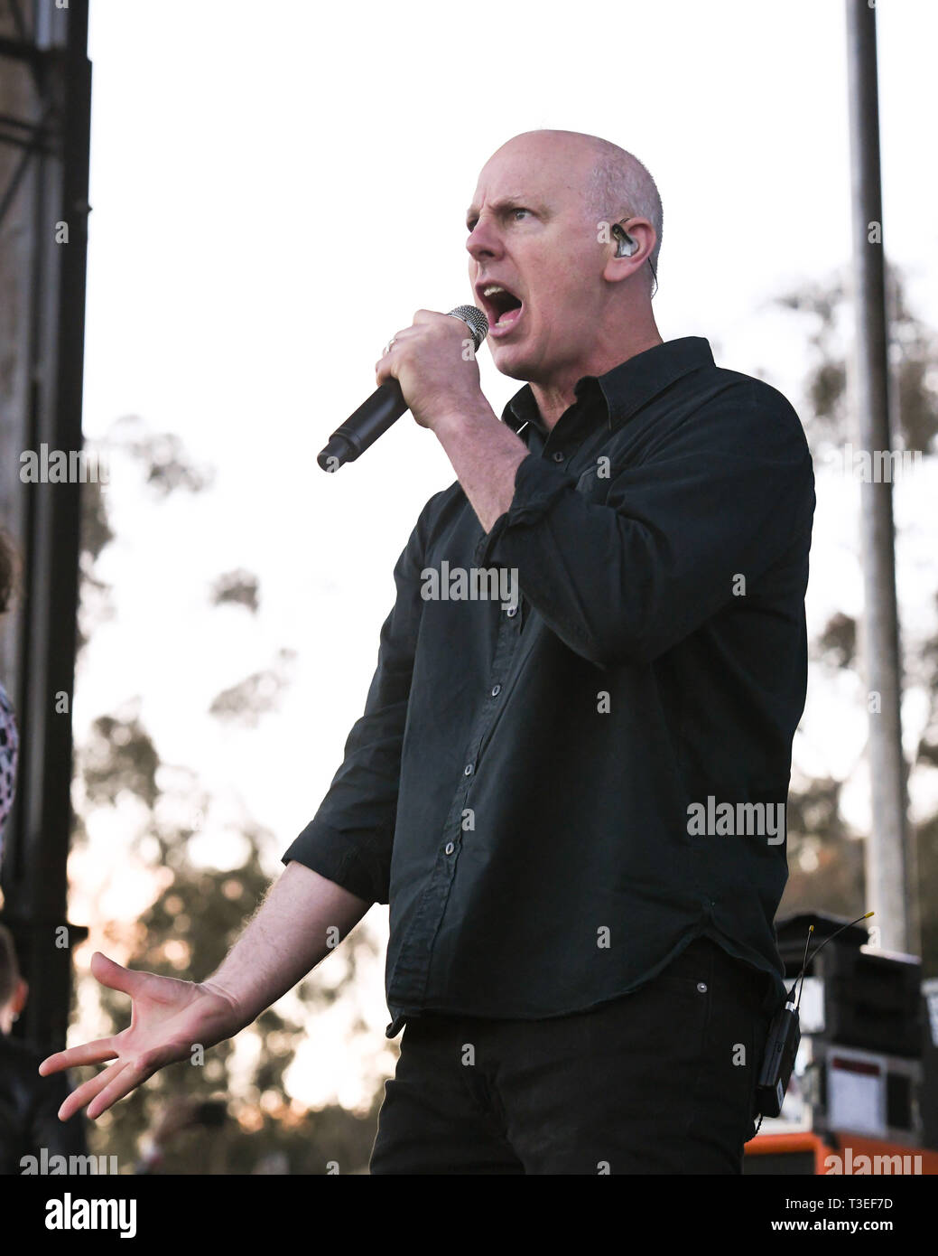 Singer greg graffin hi-res stock photography and images - Alamy