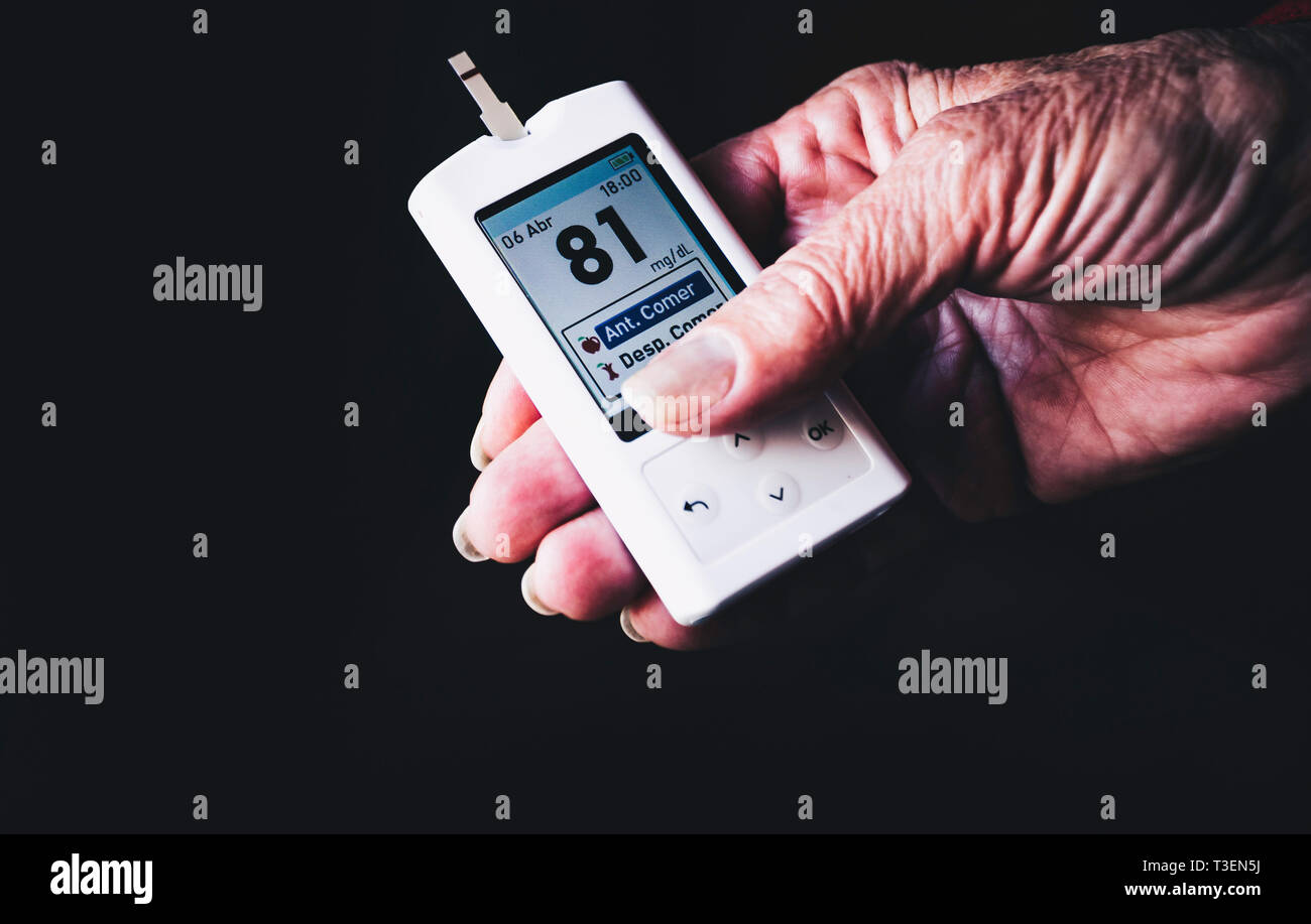 Blood glucose meter hi-res stock photography and images - Alamy