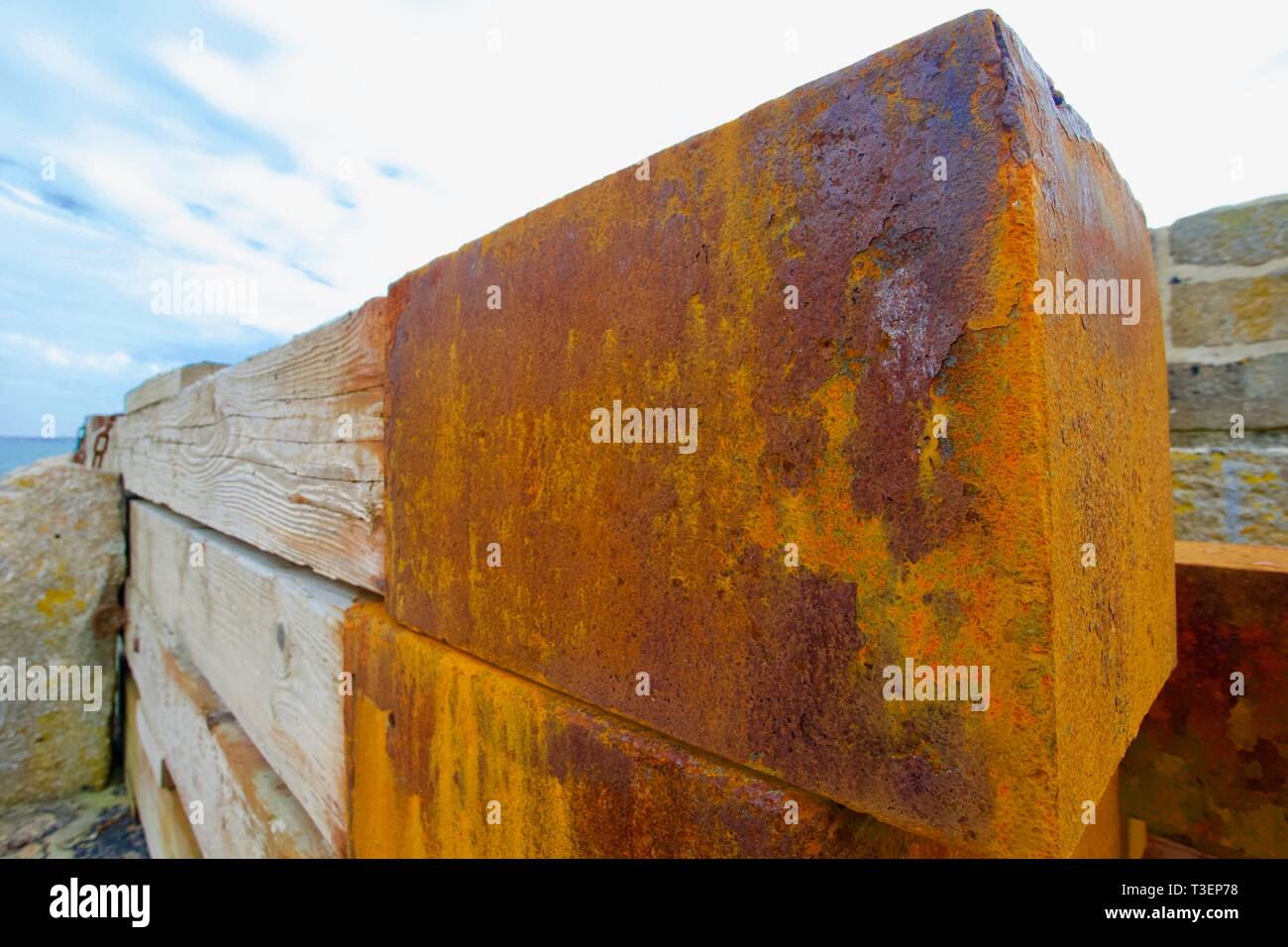 Rusty steel & timber Stock Photo - Alamy