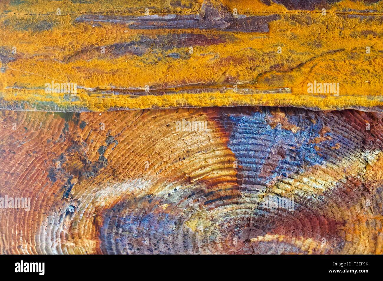 Rusty steel & timber Stock Photo - Alamy
