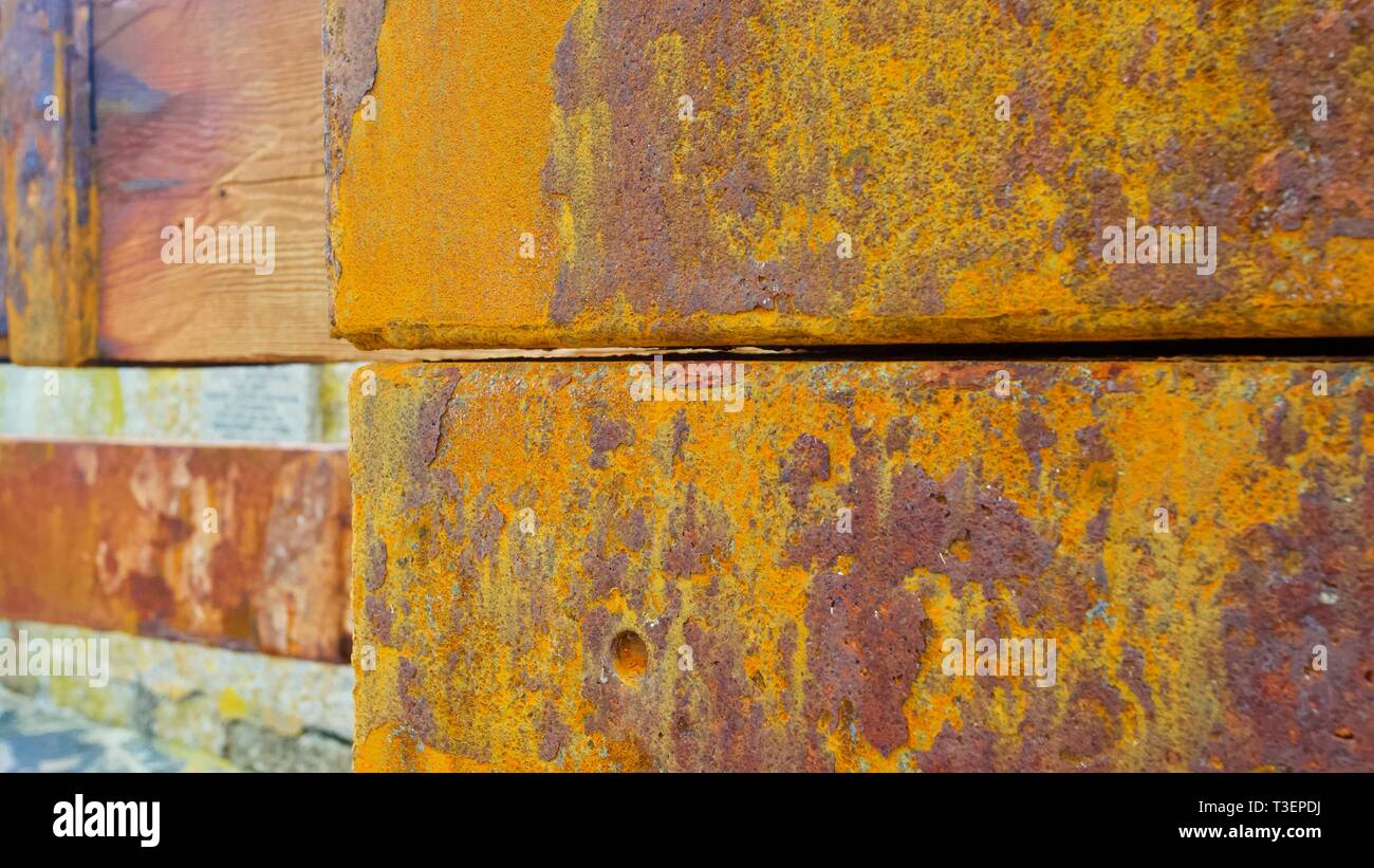 Rusty steel & timber Stock Photo - Alamy
