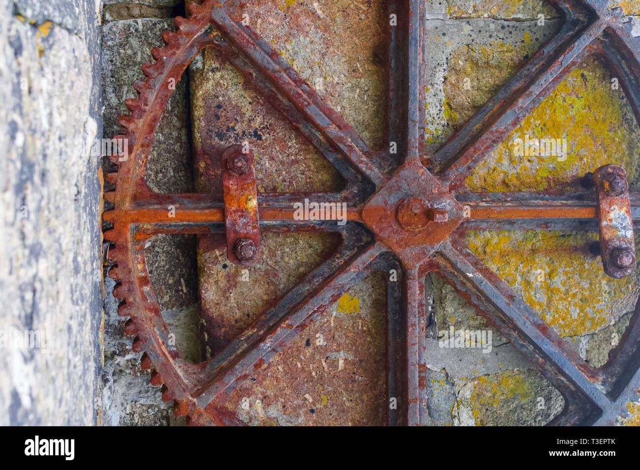 Rusty Cog Wheel Stock Photo - Alamy
