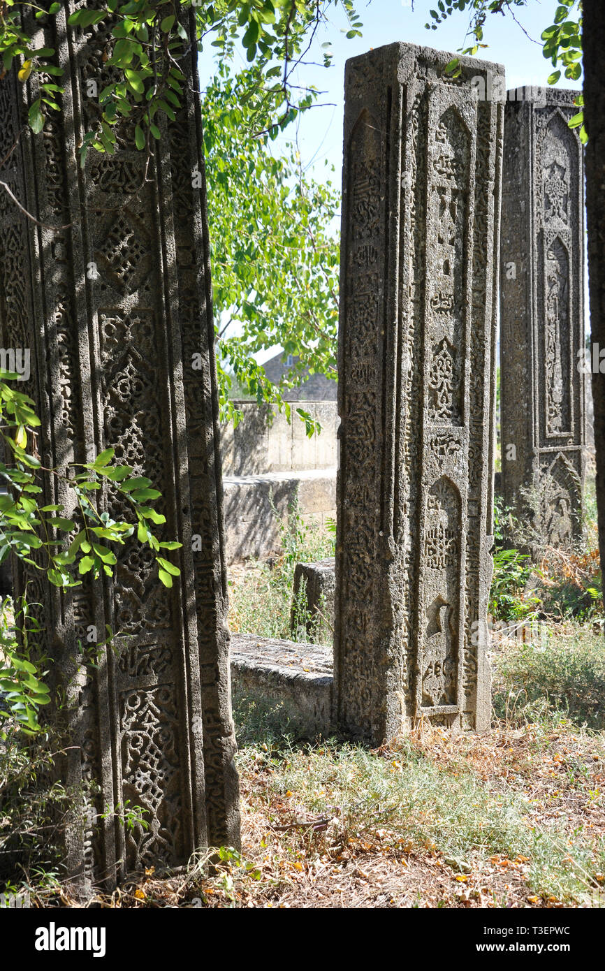 Muslim cemeteries hi-res stock photography and images - Alamy