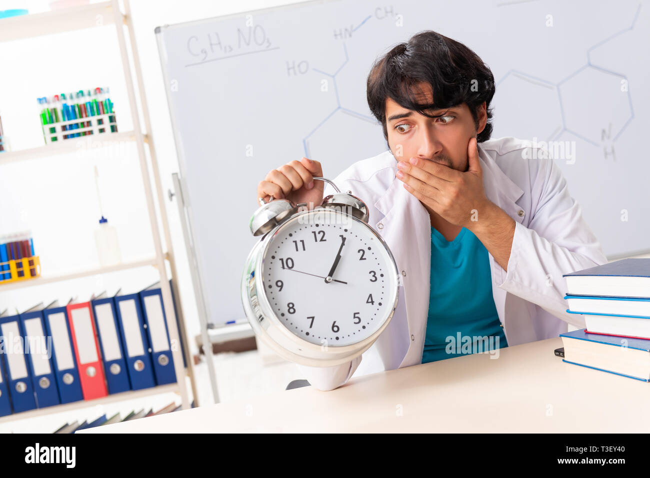 Student missing in classroom hi-res stock photography and images - Alamy