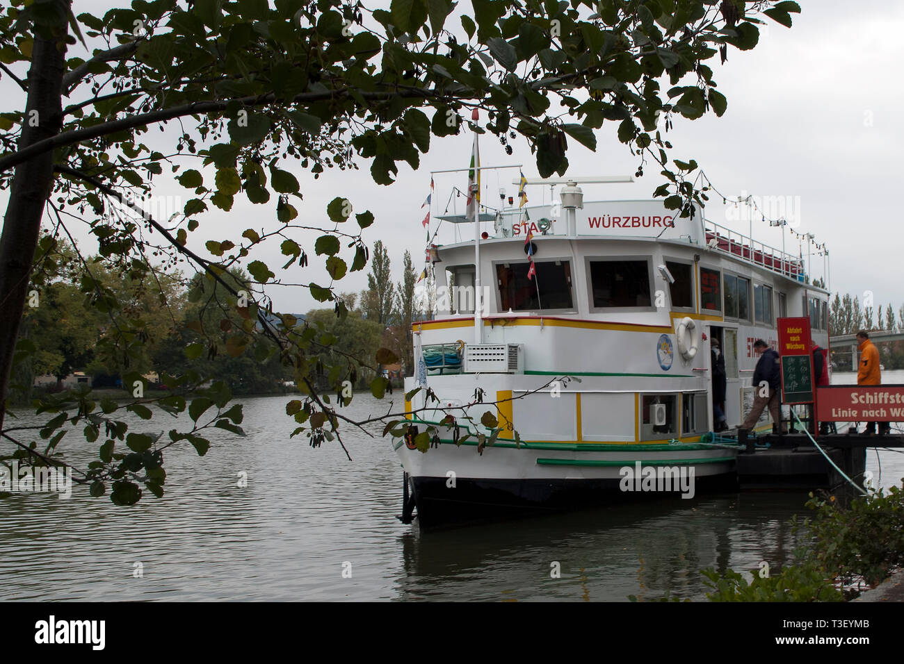 Riverboat ferry service hi-res stock photography and images - Alamy