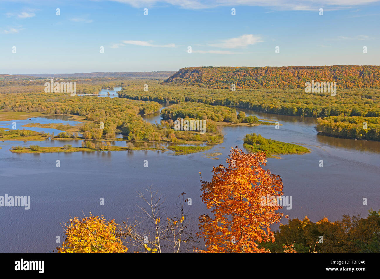 Spectacular View of the Confluence of the Wisconsin and Mississippi ...