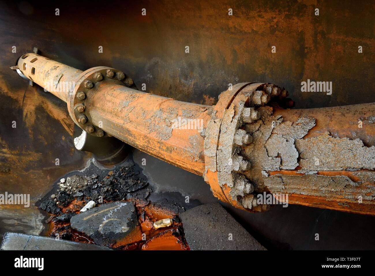 Scrap metal bolt pipe hi-res stock photography and images - Alamy