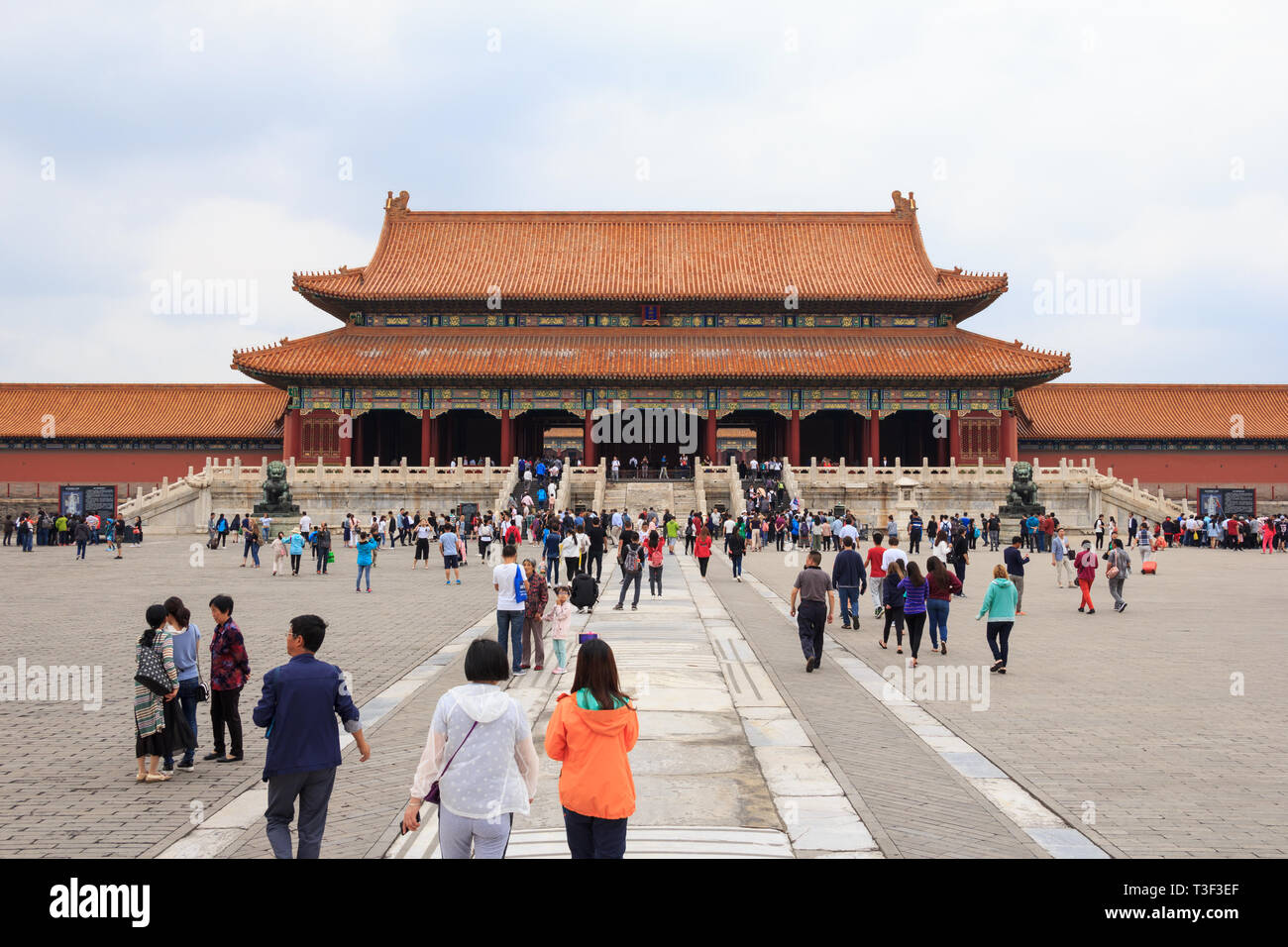 Crowds of tourists in the Forbidden City in Beijing Stock Photo - Alamy