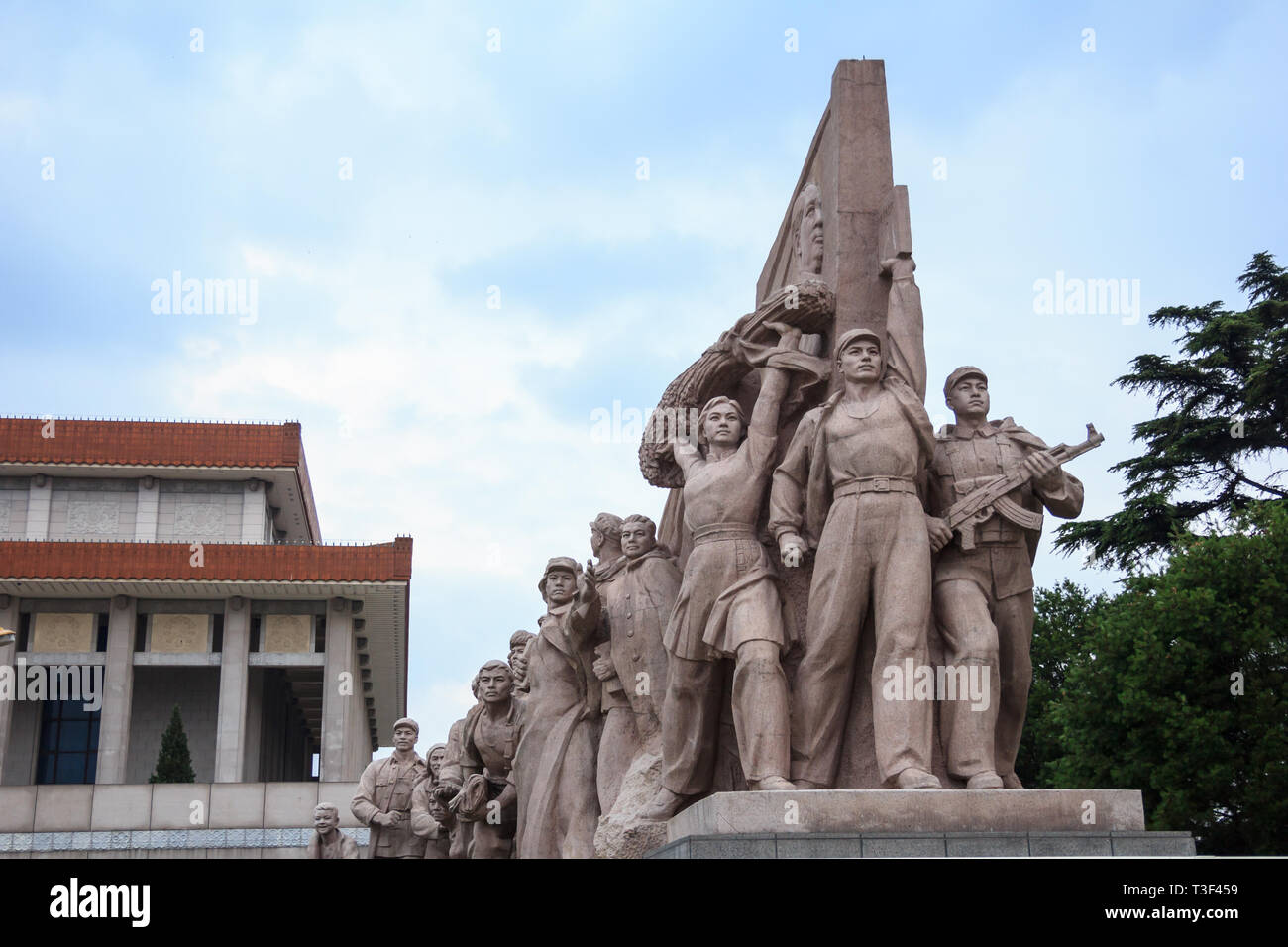 Working men statue hi-res stock photography and images - Alamy