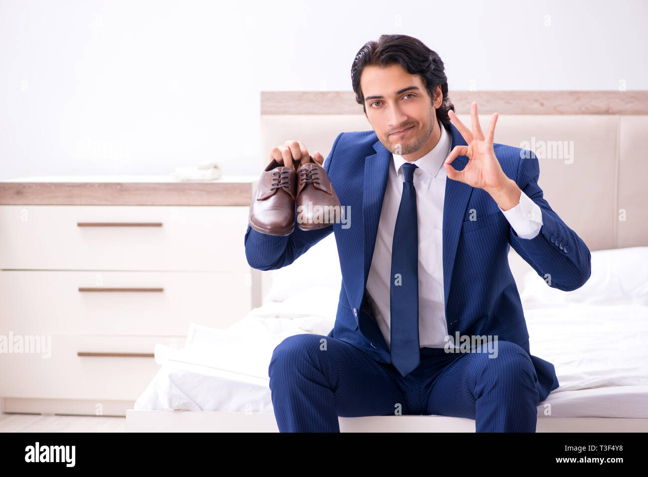 Fashion model suit shoe shop hi-res stock photography and images - Alamy