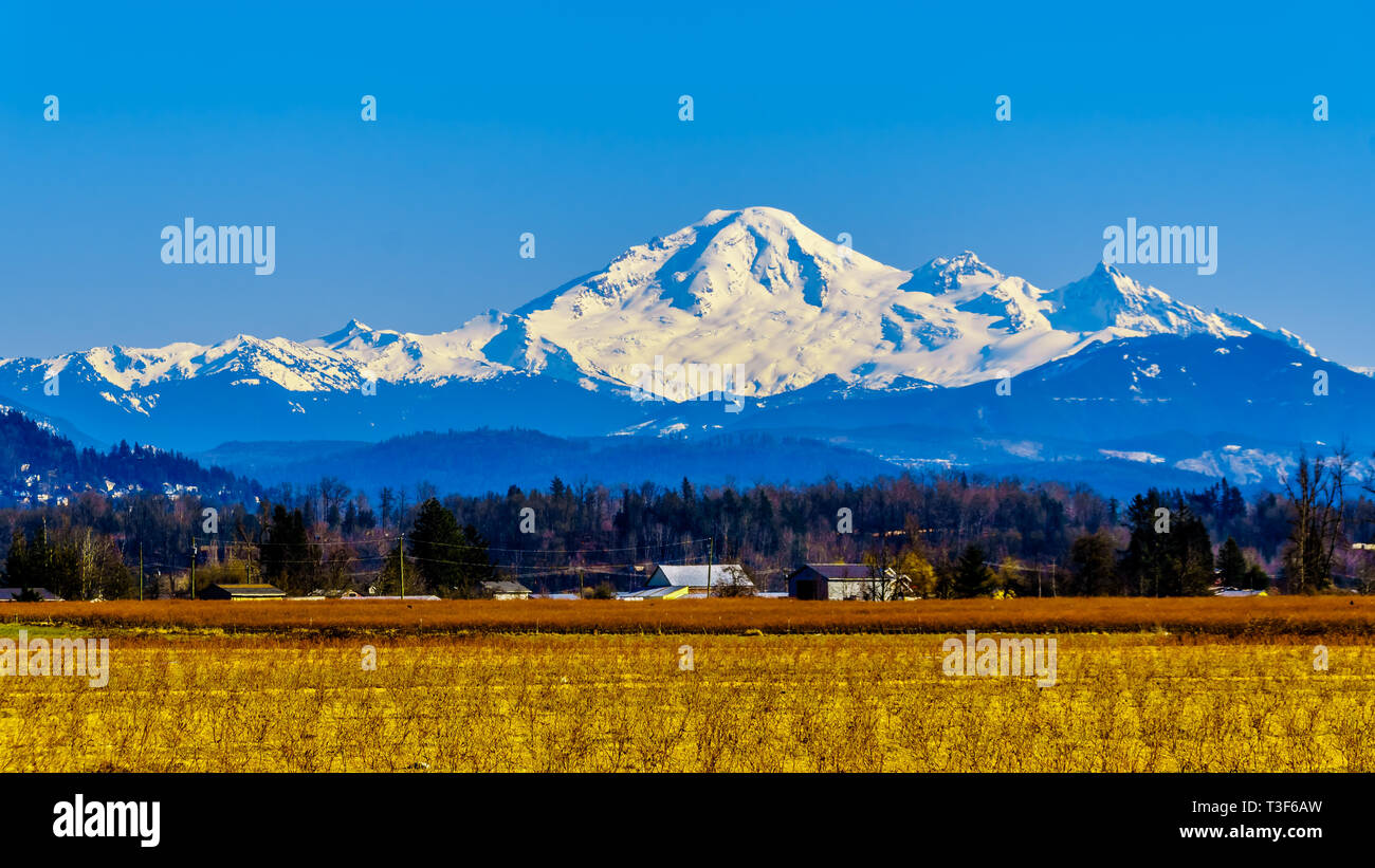 View of mount baker from canada hi-res stock photography and images - Alamy