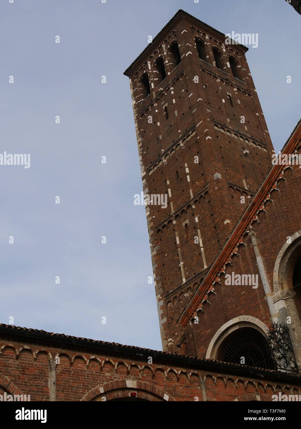 Red stone church hi-res stock photography and images - Alamy