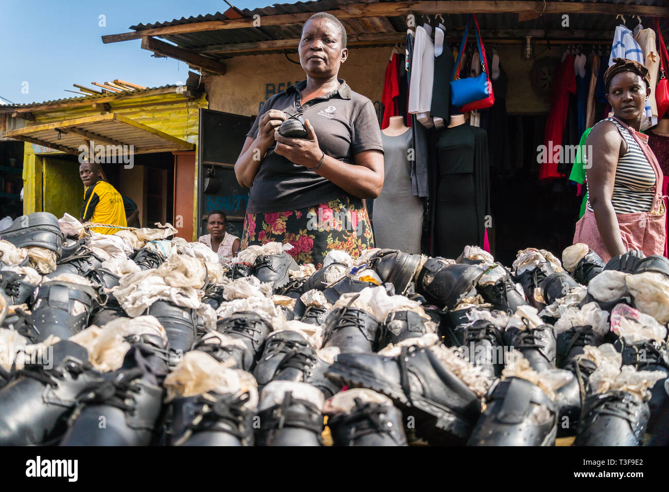 Luo woman hi-res stock photography and images - Alamy