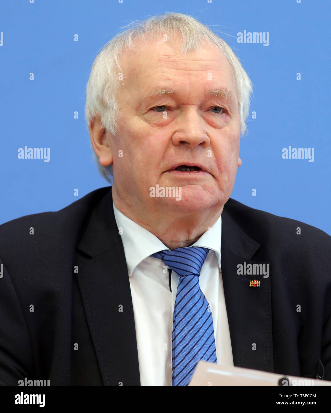 09 April 2019, Berlin: Manfred Hennecke, materials scientist and former ...