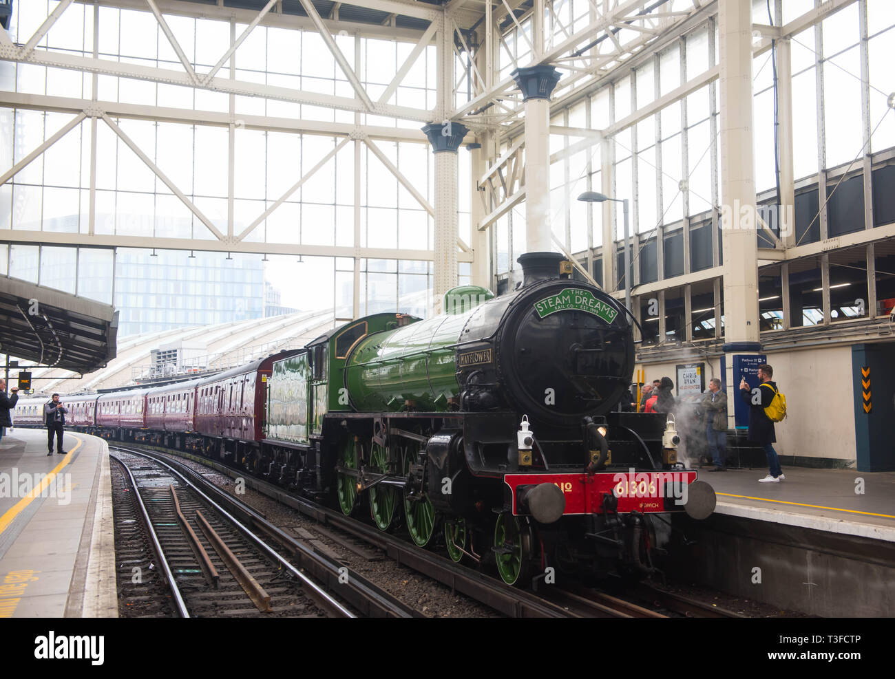Windsor station steam train hi-res stock photography and images - Alamy