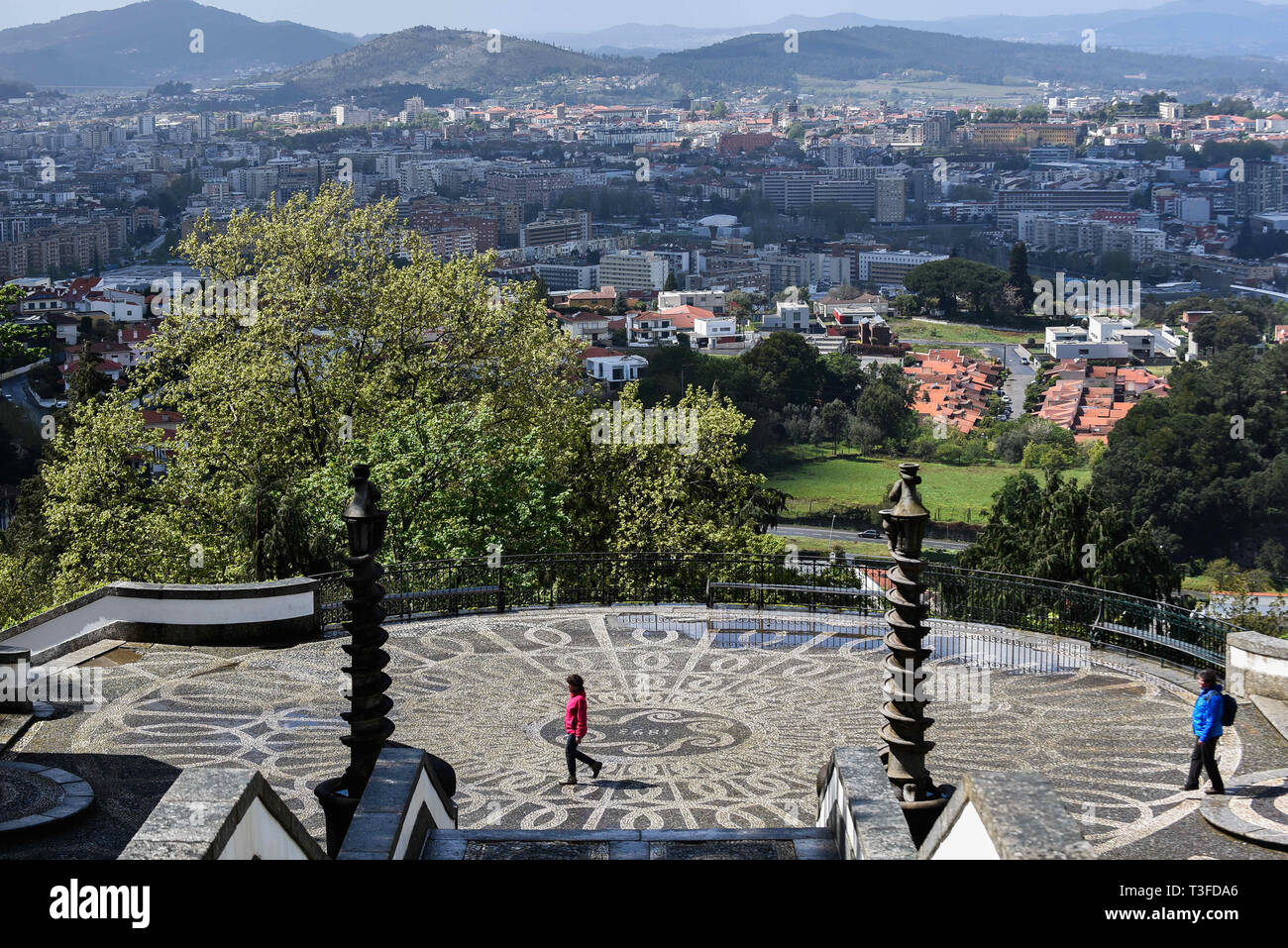 April 6, 2019 - Braga, Portugal - Visitors seen at the starting point ...