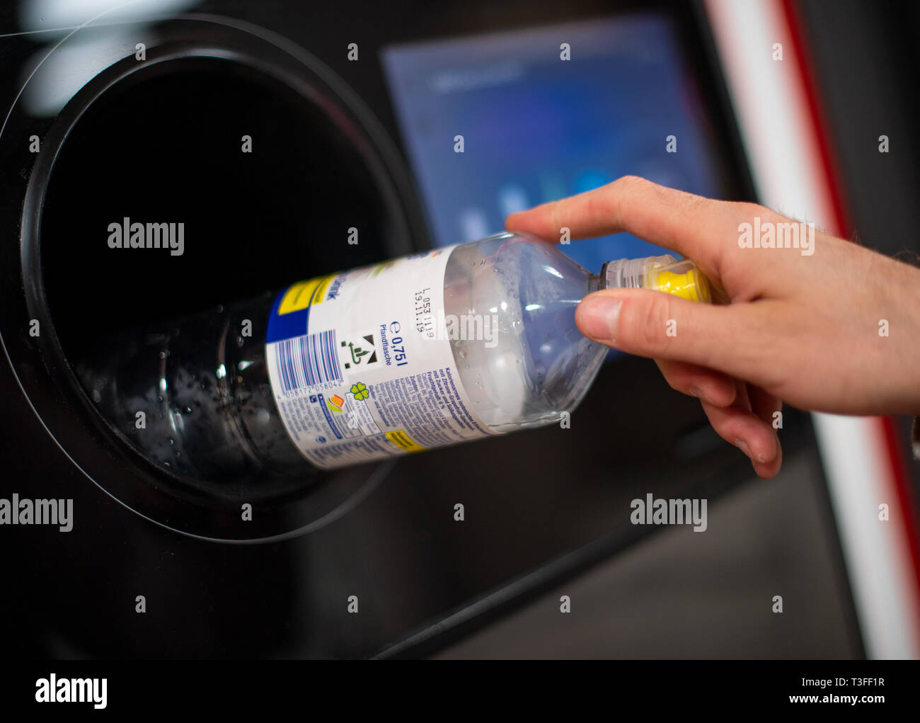 Deposit bottle hi-res stock photography and images - Alamy