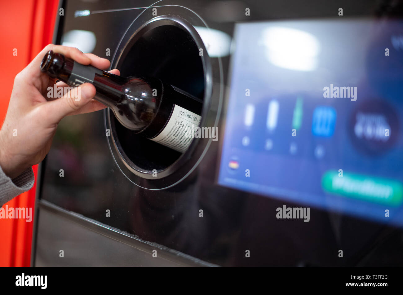 Deposit bottle hi-res stock photography and images - Alamy