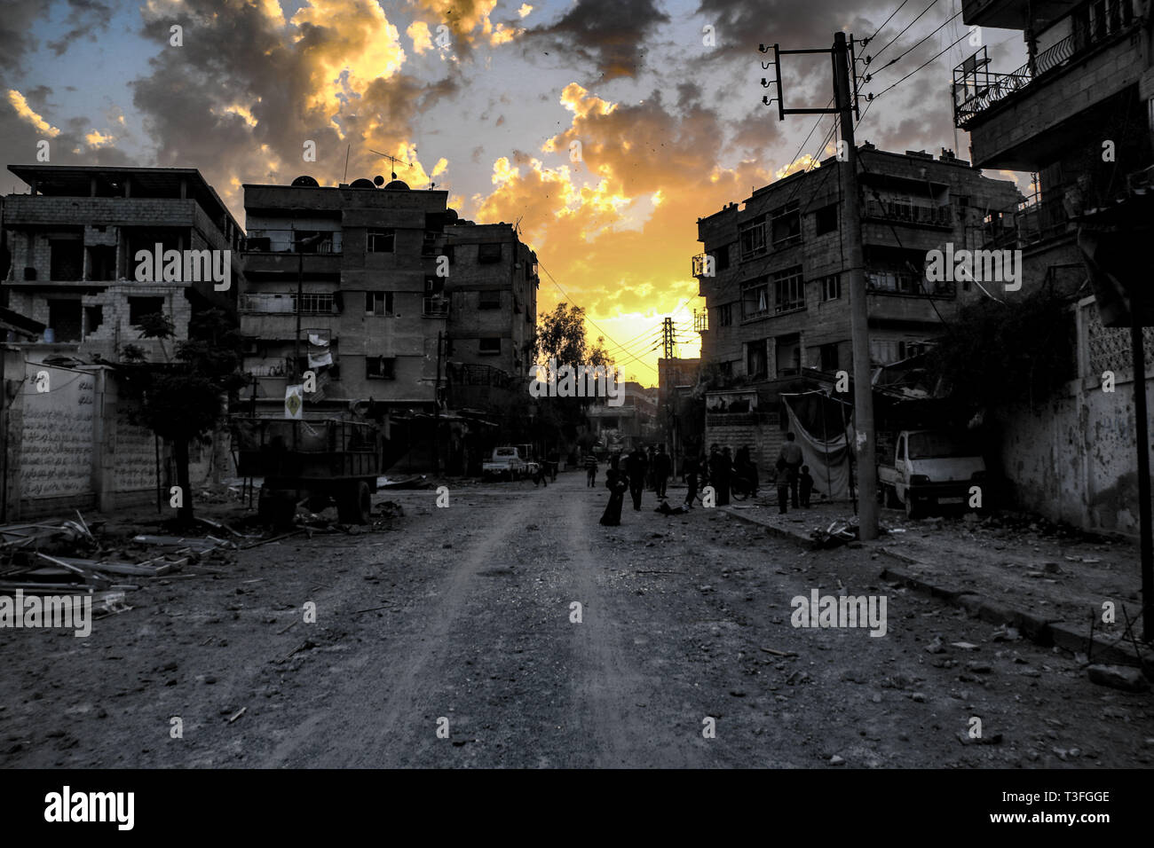 Douma, East of Damascus, Syria. 8th Apr, 2018. Civilians seen moving ...
