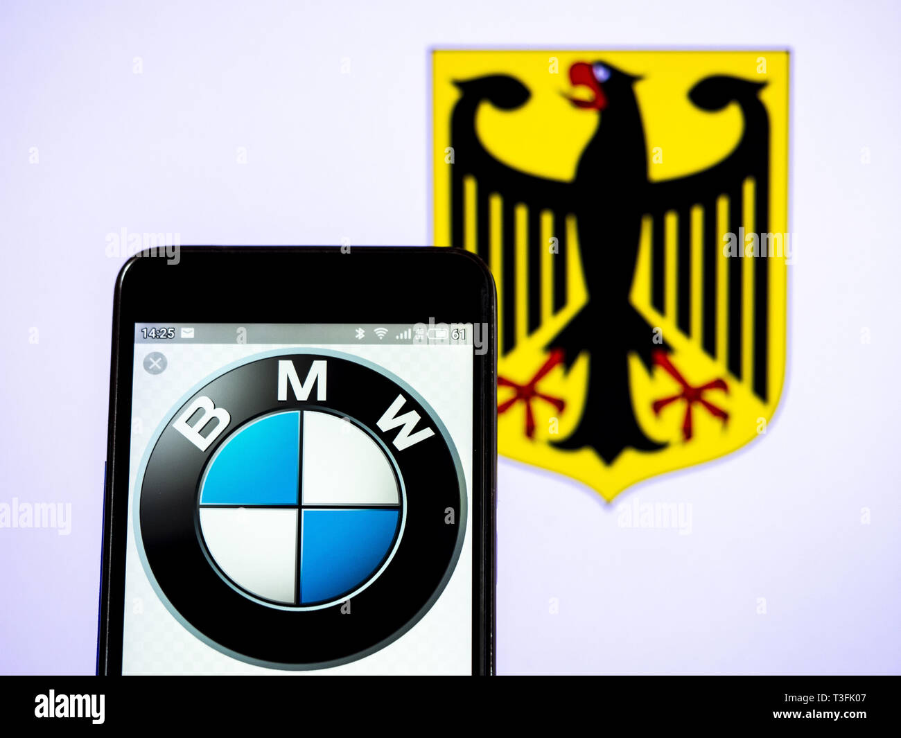 Bmw bayerische motoren werke logo hi-res stock photography and images ...
