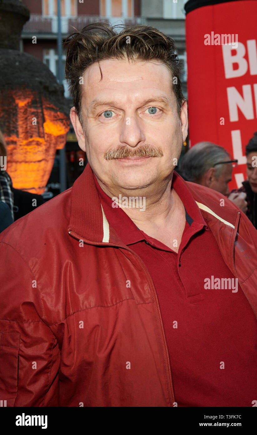 Berlin, Germany. 09th Apr, 2019. The actor Peter Trainer comes to the ...