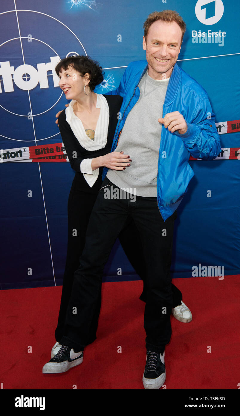 Berlin, Germany. 09th Apr, 2019. The actors Meret Becker and Mark ...