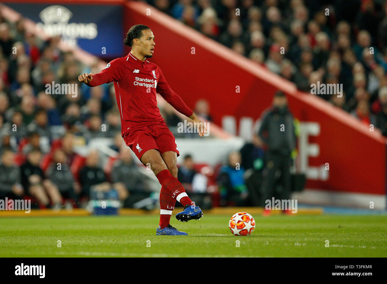 Virgil van dijk anfield hi-res stock photography and images - Alamy