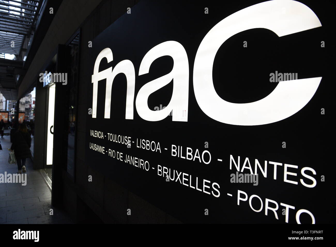 Fnac logo hi-res stock photography and images - Alamy